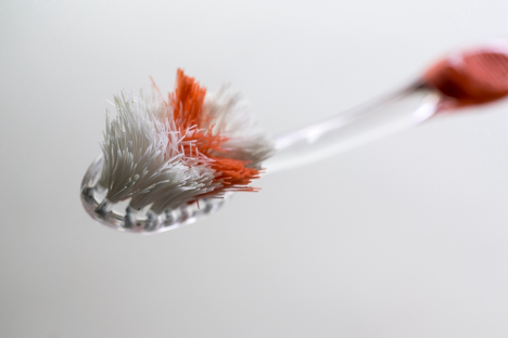 How to Brush Your Teeth Like a Dentist